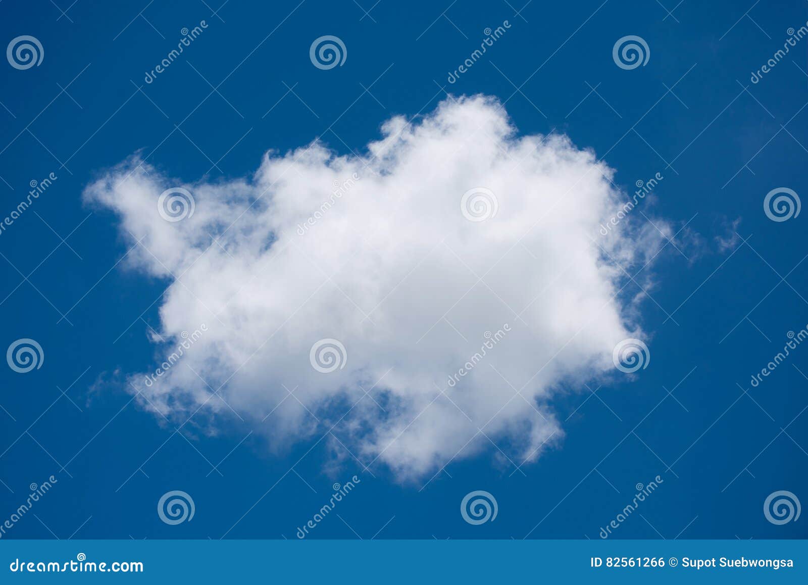 Solas Nubes Blancas En El Cielo Azul Foto de archivo - Imagen de frente ...