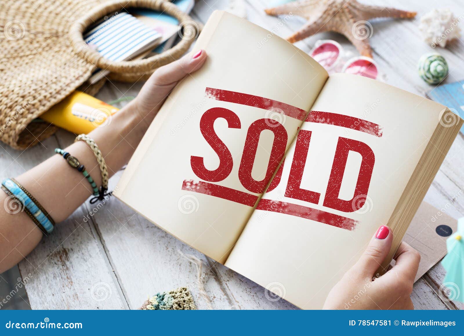Sold Notice Stamp Sign Concept Stock Image - Image of reading, icon ...