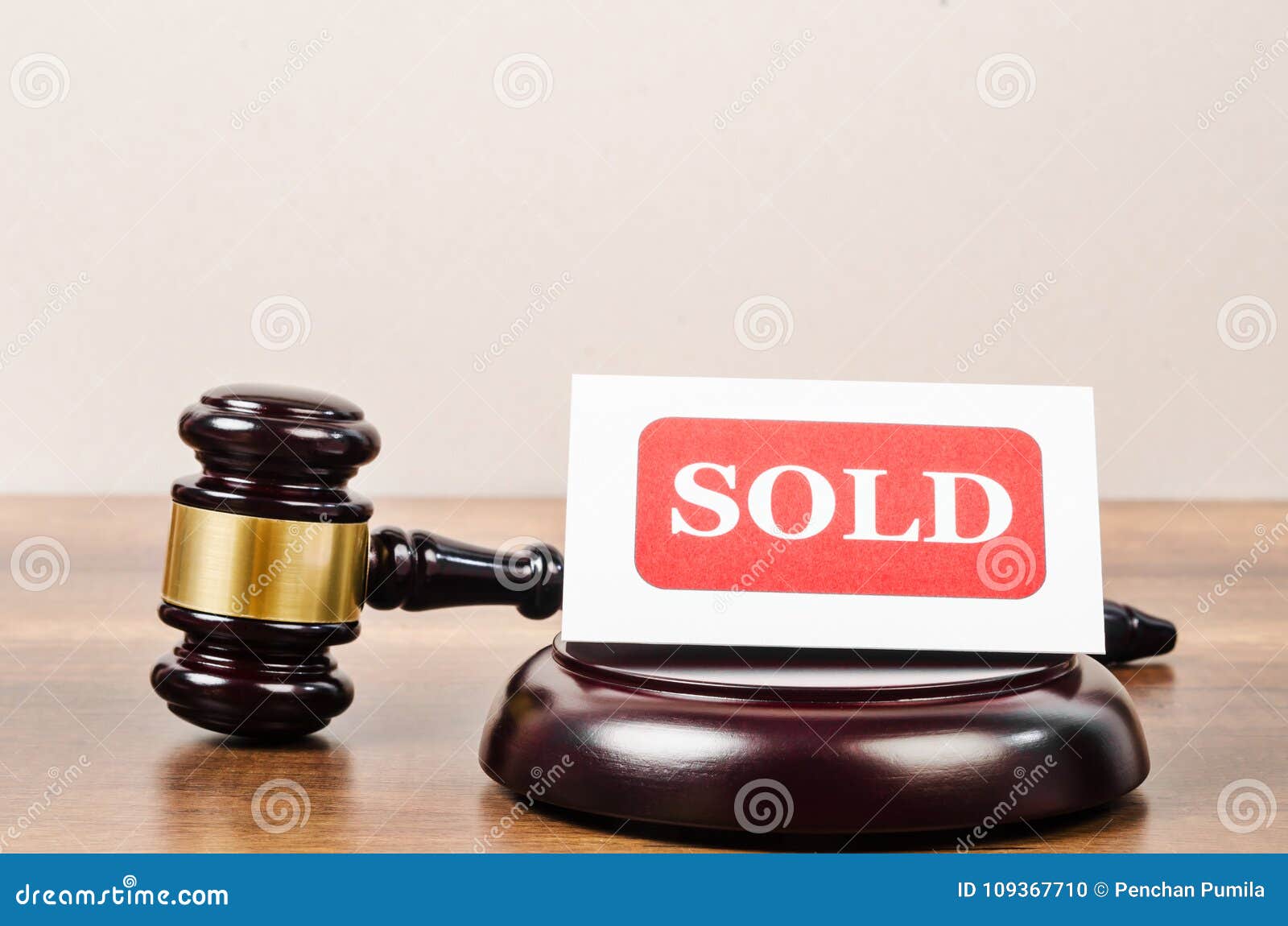 Sold Tag with Wooden Gavel. Stock Photo - Image of label, lawyer: 109367710