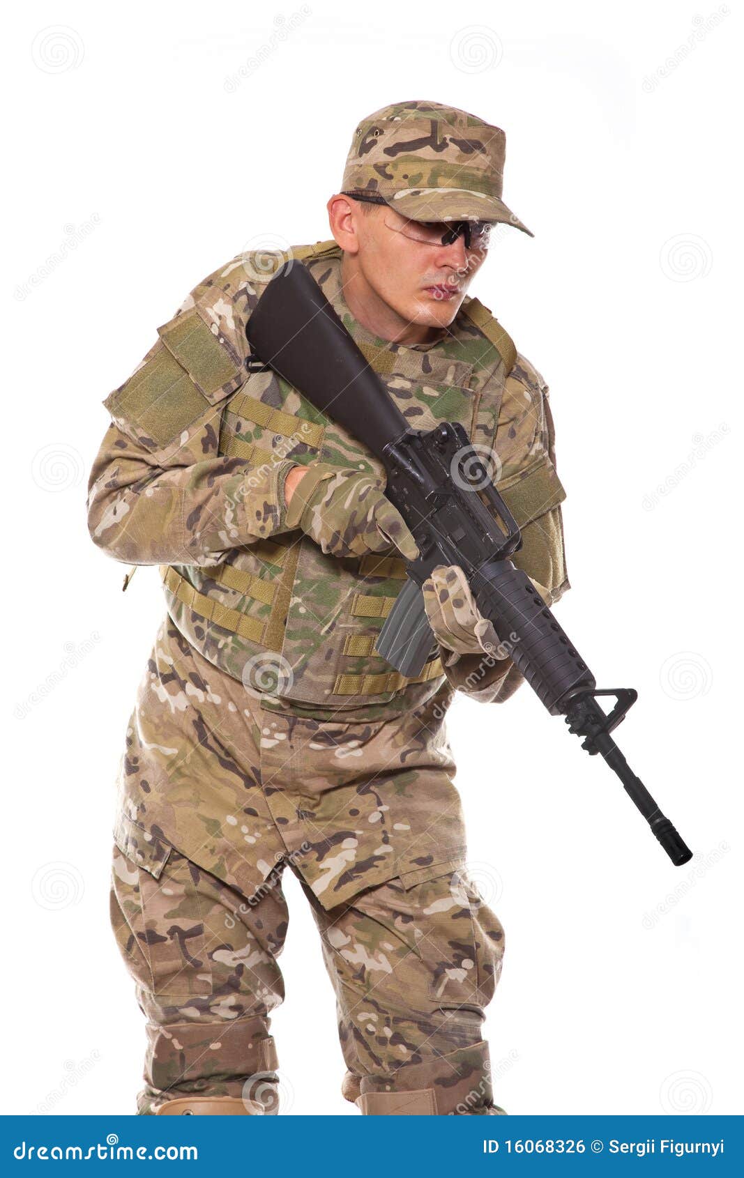 Soldado com rifle foto de stock. Imagem de protetor, espingarda - 16068326