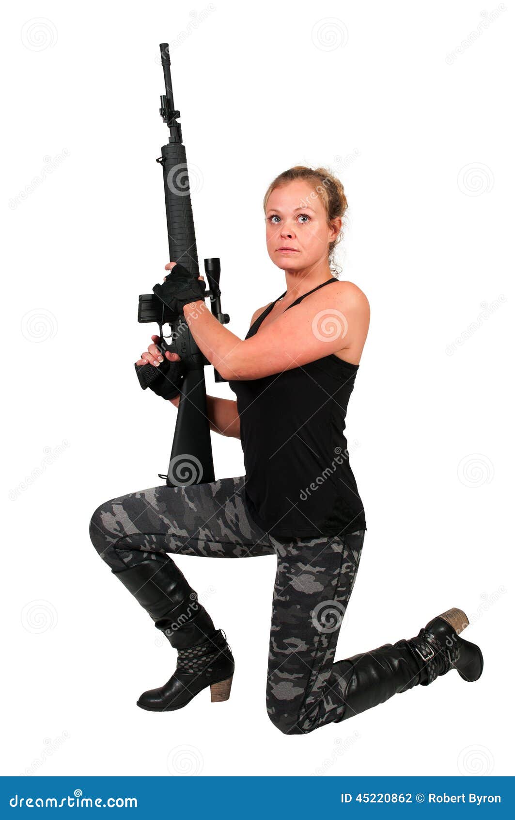 Soldado de la mujer foto de archivo. Imagen de rifle - 45220862