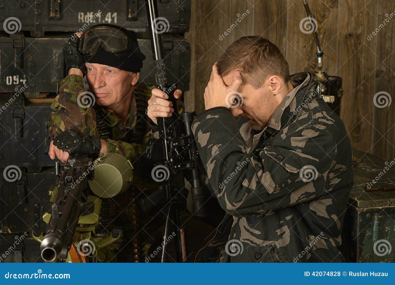 Soldados do combate armado foto de stock. Imagem de especial - 42074828