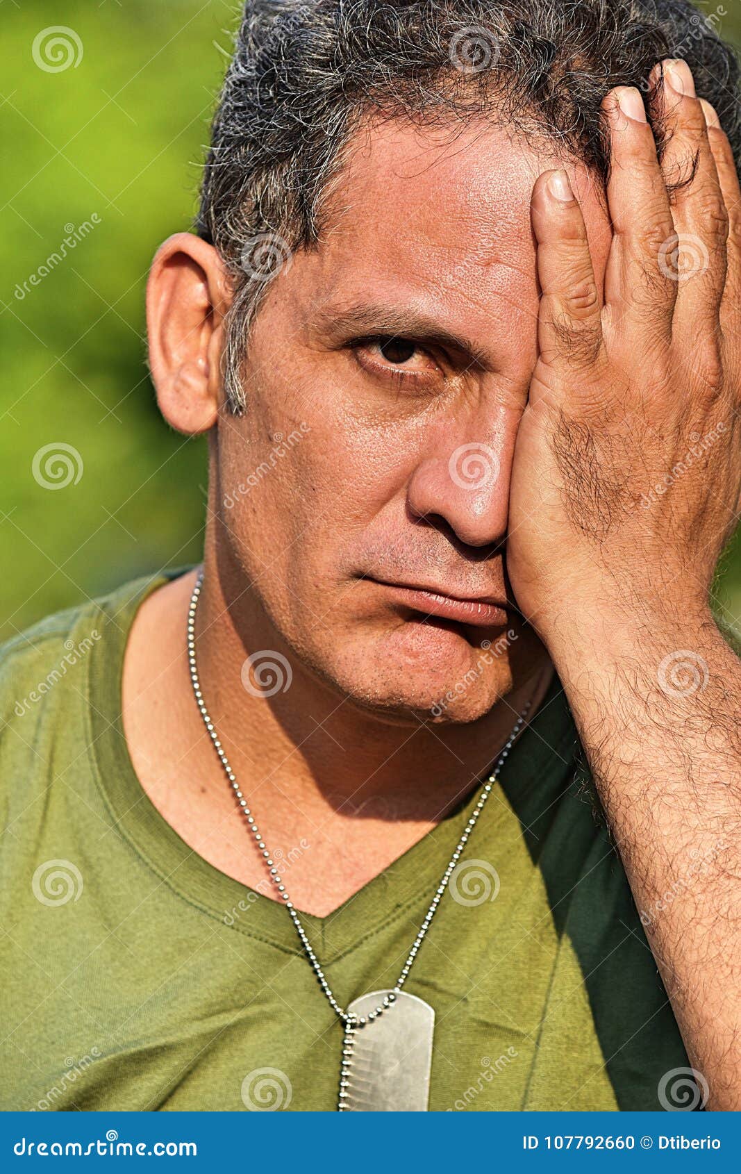 Soldat Masculin and Sadness Photo stock - Image du soldat, armée: 107792660