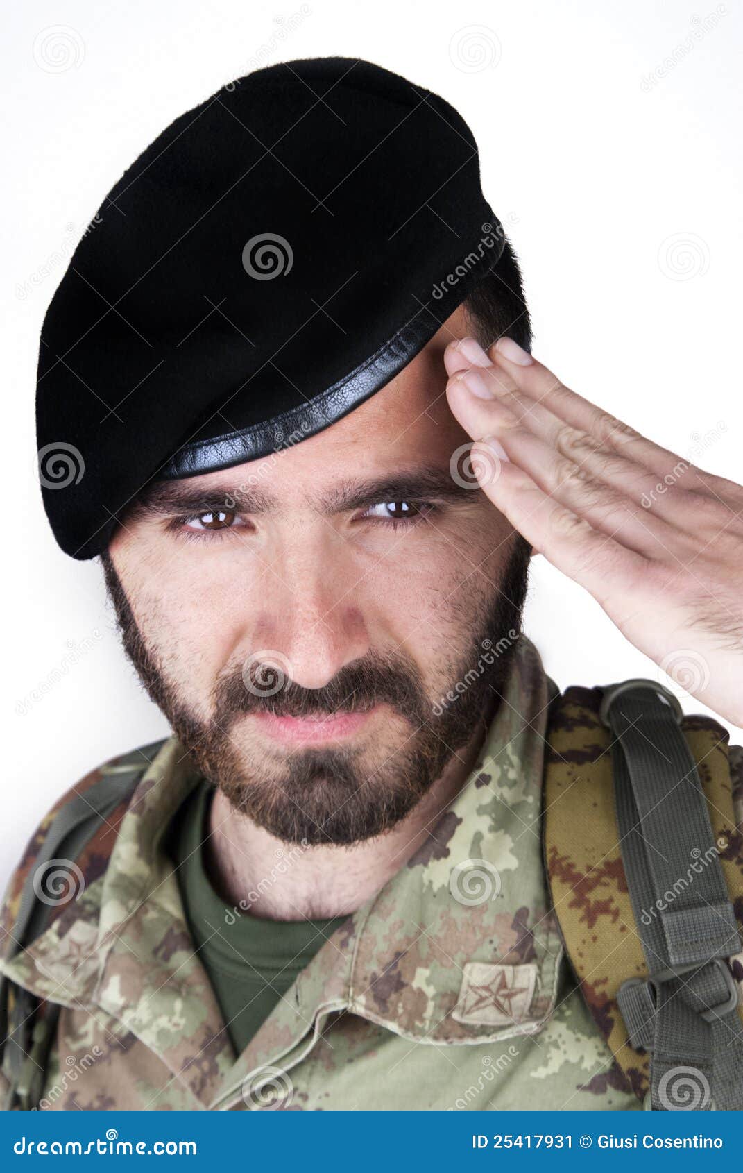 Soldato italiano immagine stock. Immagine di italiano - 25417931