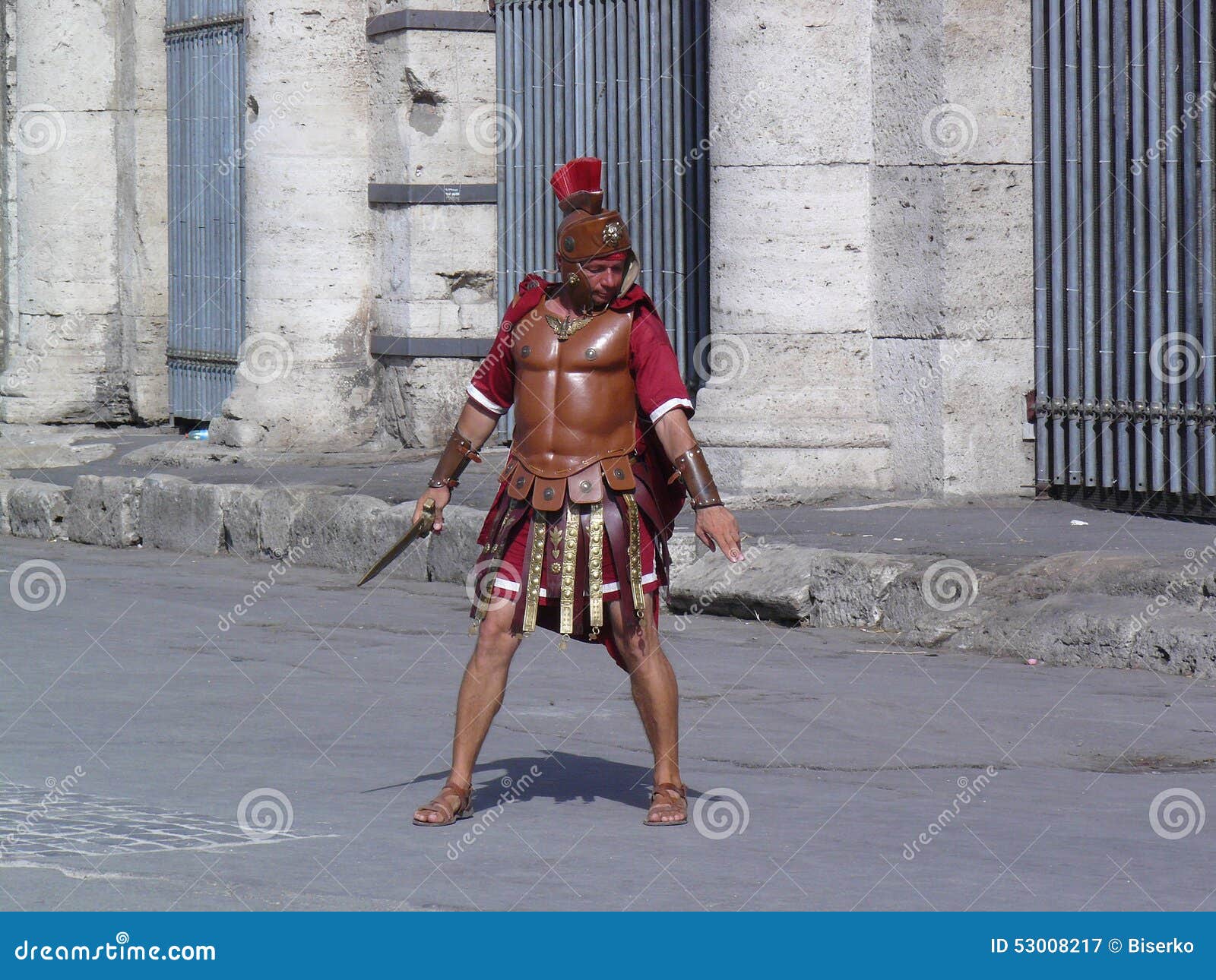 Soldato romano fotografia editoriale. Immagine di guerriero - 53008217