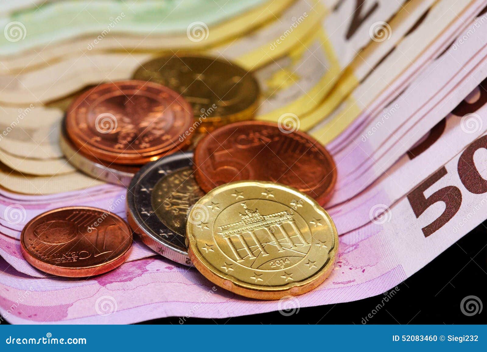 Soldi fotografia stock. Immagine di cerchi, moneta, dovuto - 52083460