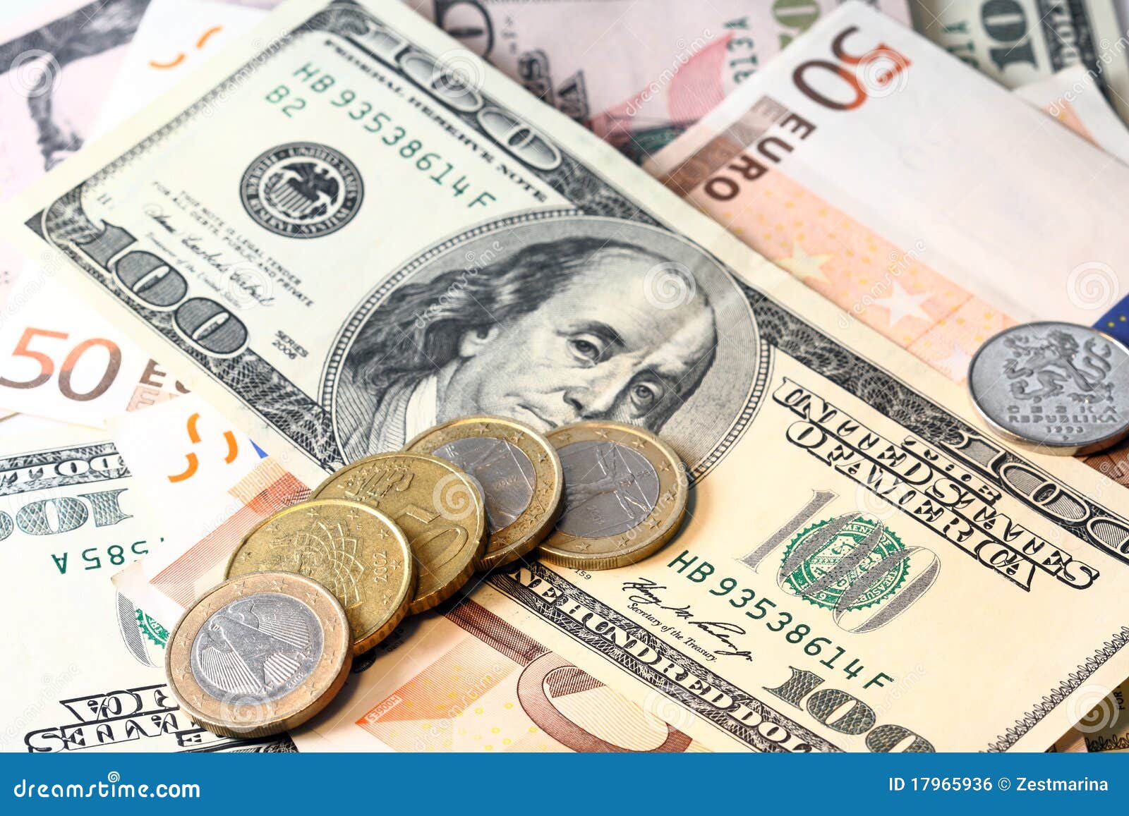 Soldi di carta e monete fotografia stock. Immagine di euro - 17965936