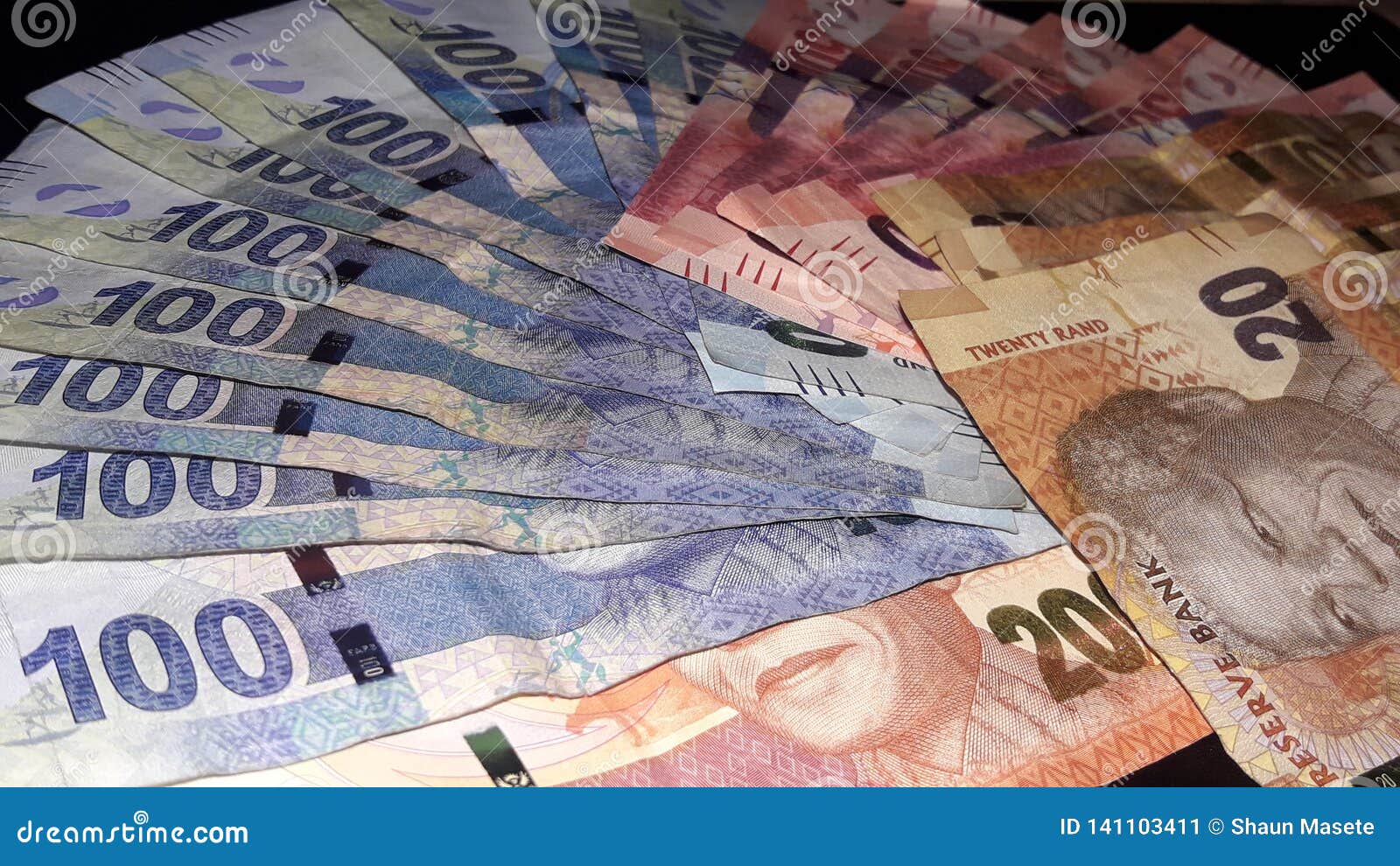 Soldi immagine stock. Immagine di note, grande, soldi - 141103411