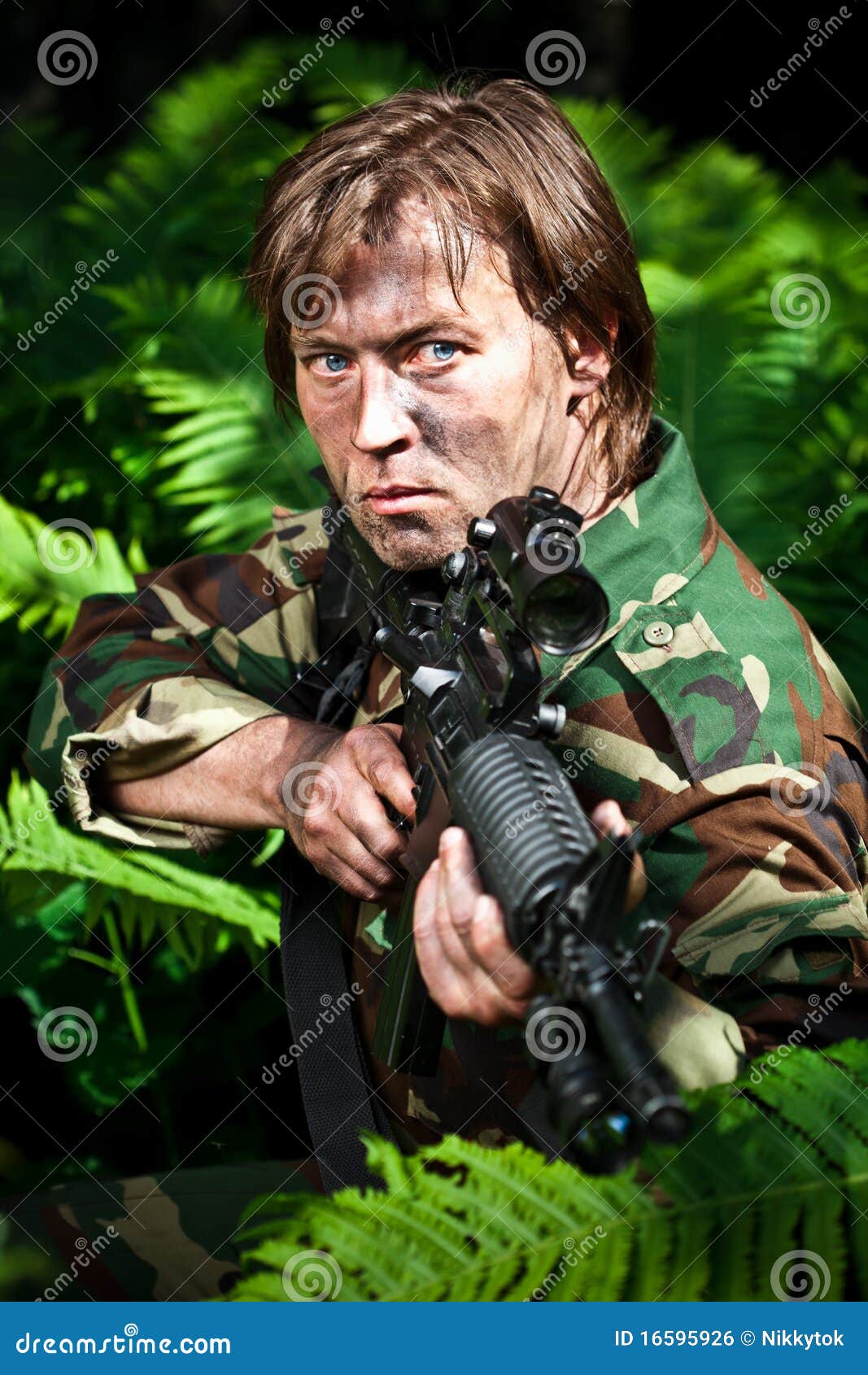 Soldier aiming a gun stock photo. Image of shooter, hireling - 16595926