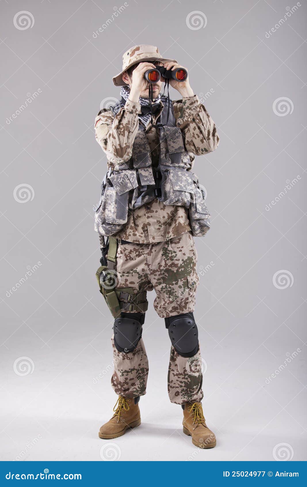 Soldier with binoculars stock image. Image of binoculars - 25024977