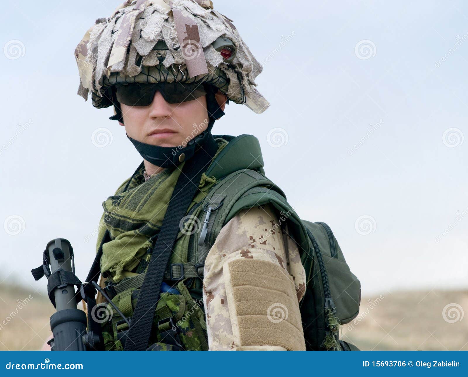 Soldier in desert uniform stock photo. Image of combat - 15693706