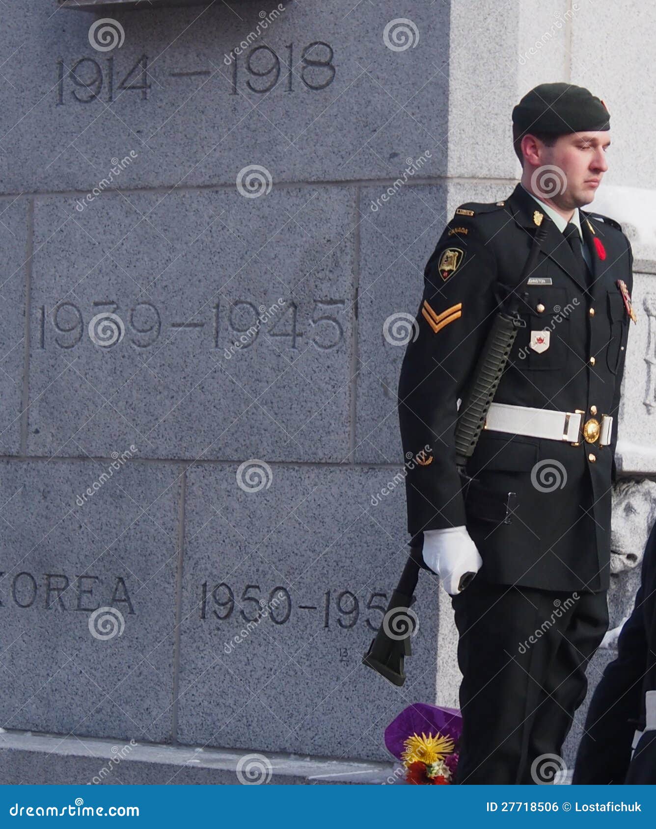 Soldier Standing Guard on Remembrance Day Editorial Photo - Image of ...