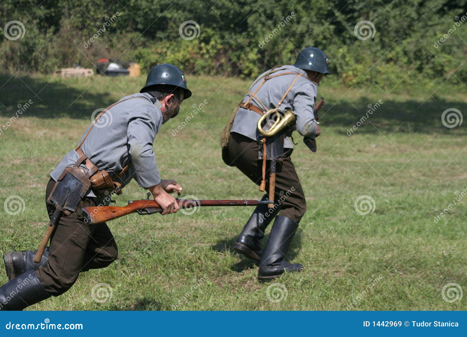 Soldiers In Attack Position XX Picture. Image: 1442969