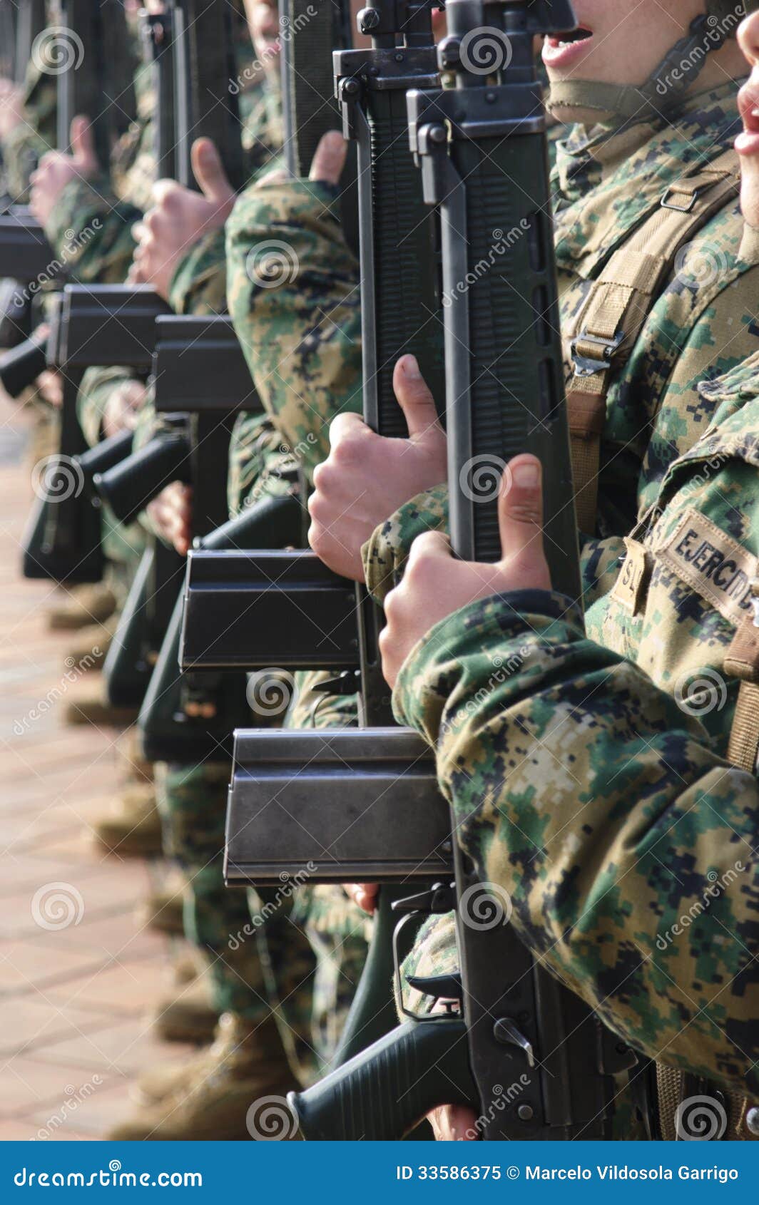 Soldiers stock image. Image of rifles, camouflage, charger - 33586375