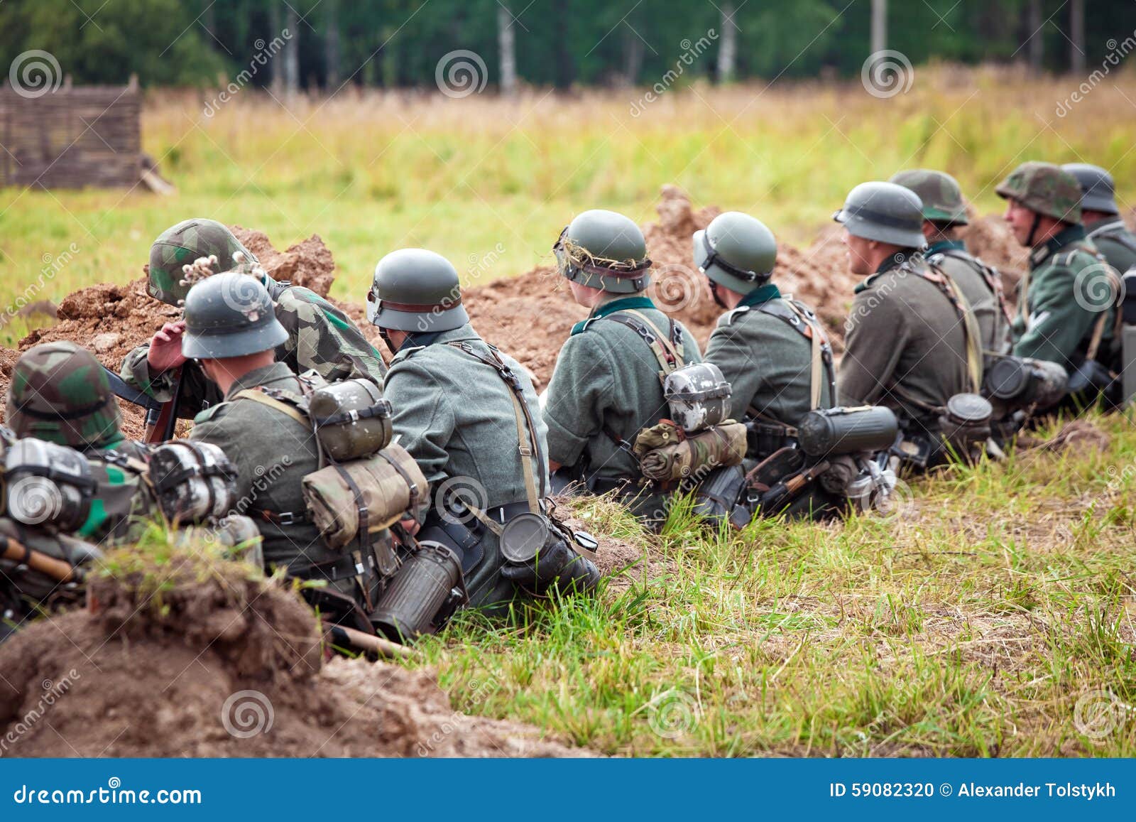 Soldiers in the trenches editorial image. Image of battle - 59082320