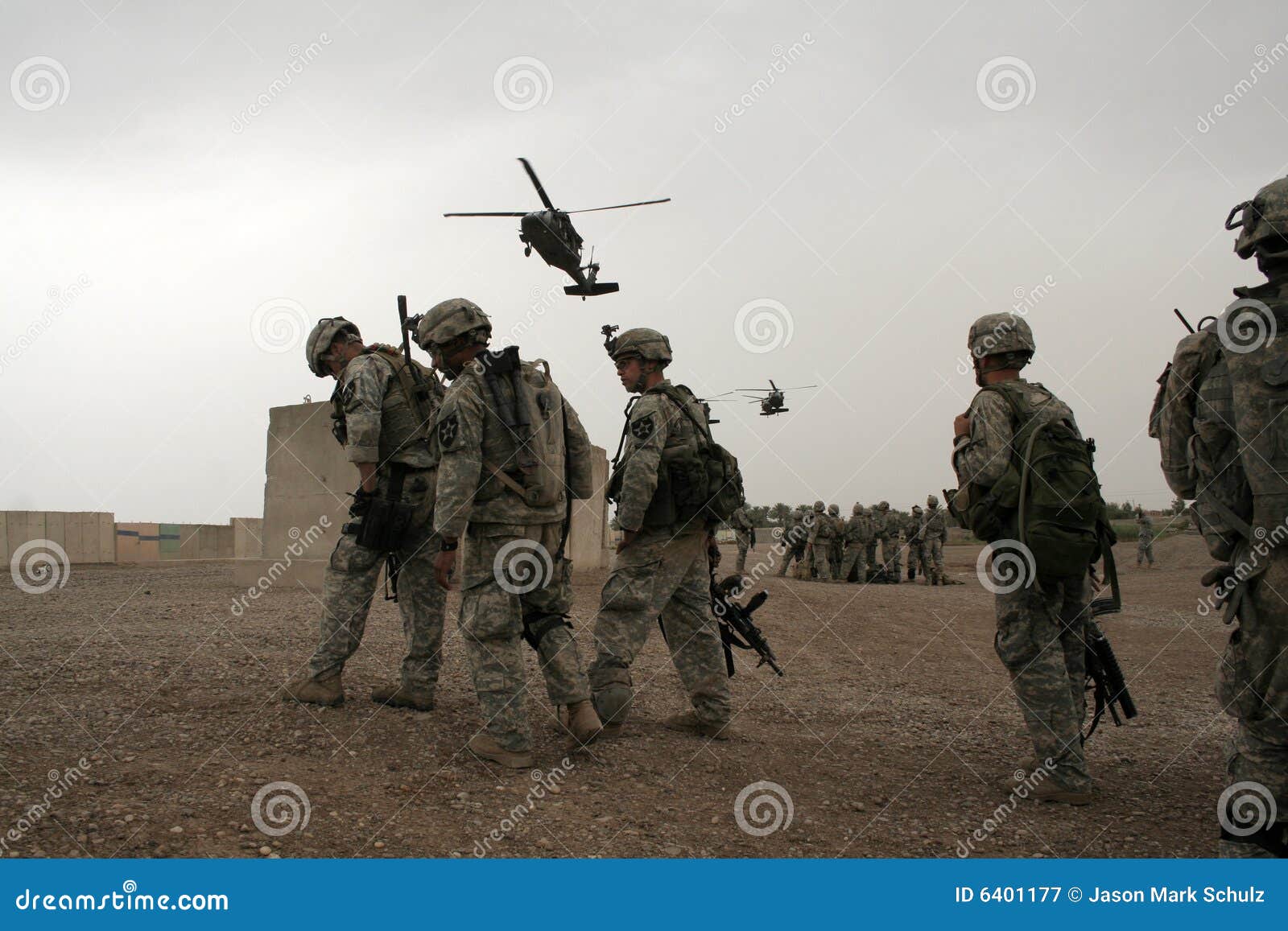 Soldiers Wait for Helicopter in Iraq Editorial Photography - Image of ...