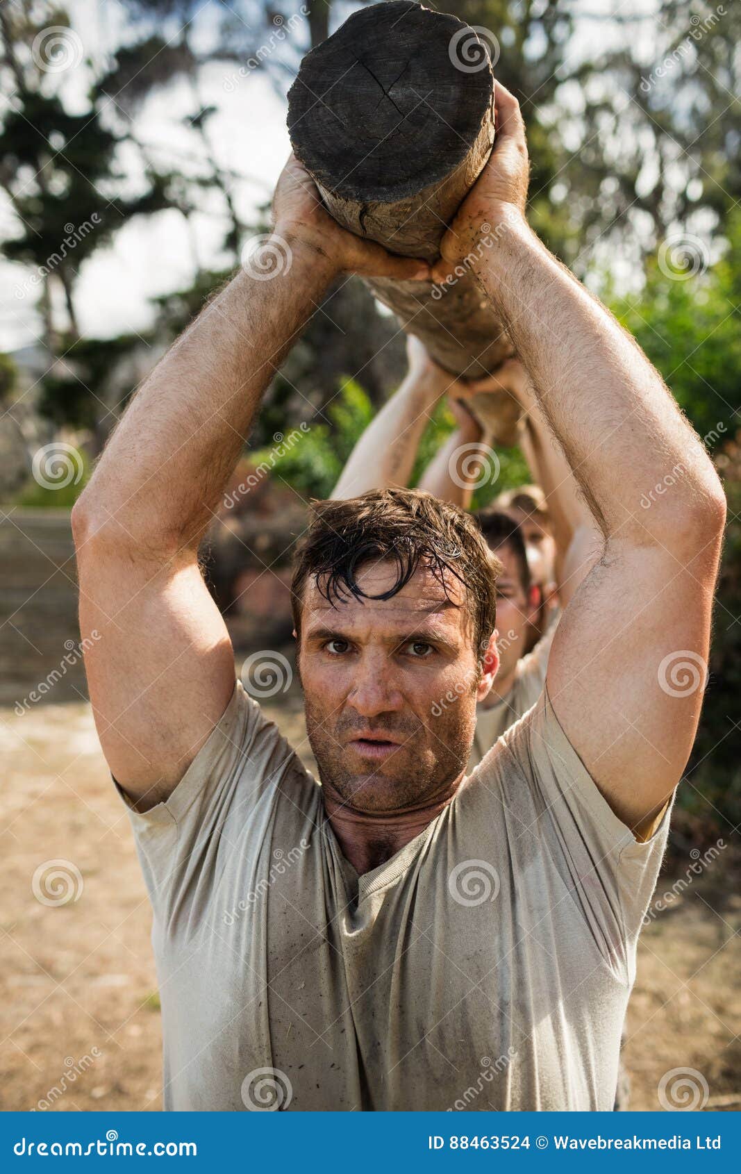 Soldierscarrying a Tree Log Stock Photo - Image of adult, athlete: 88463524