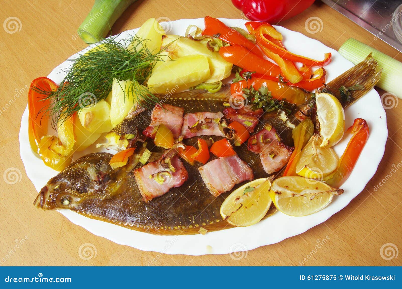 Solha cozida dos peixes imagem de stock. Imagem de escala - 61275875