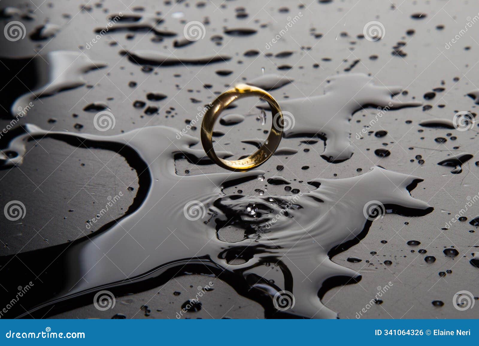Solid Gold Wedding Ring in Free Fall Stock Illustration - Illustration ...