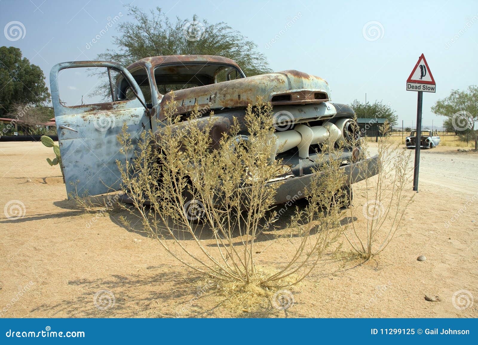 Solitaire gas station stock image. Image of grass, landscape - 11299125