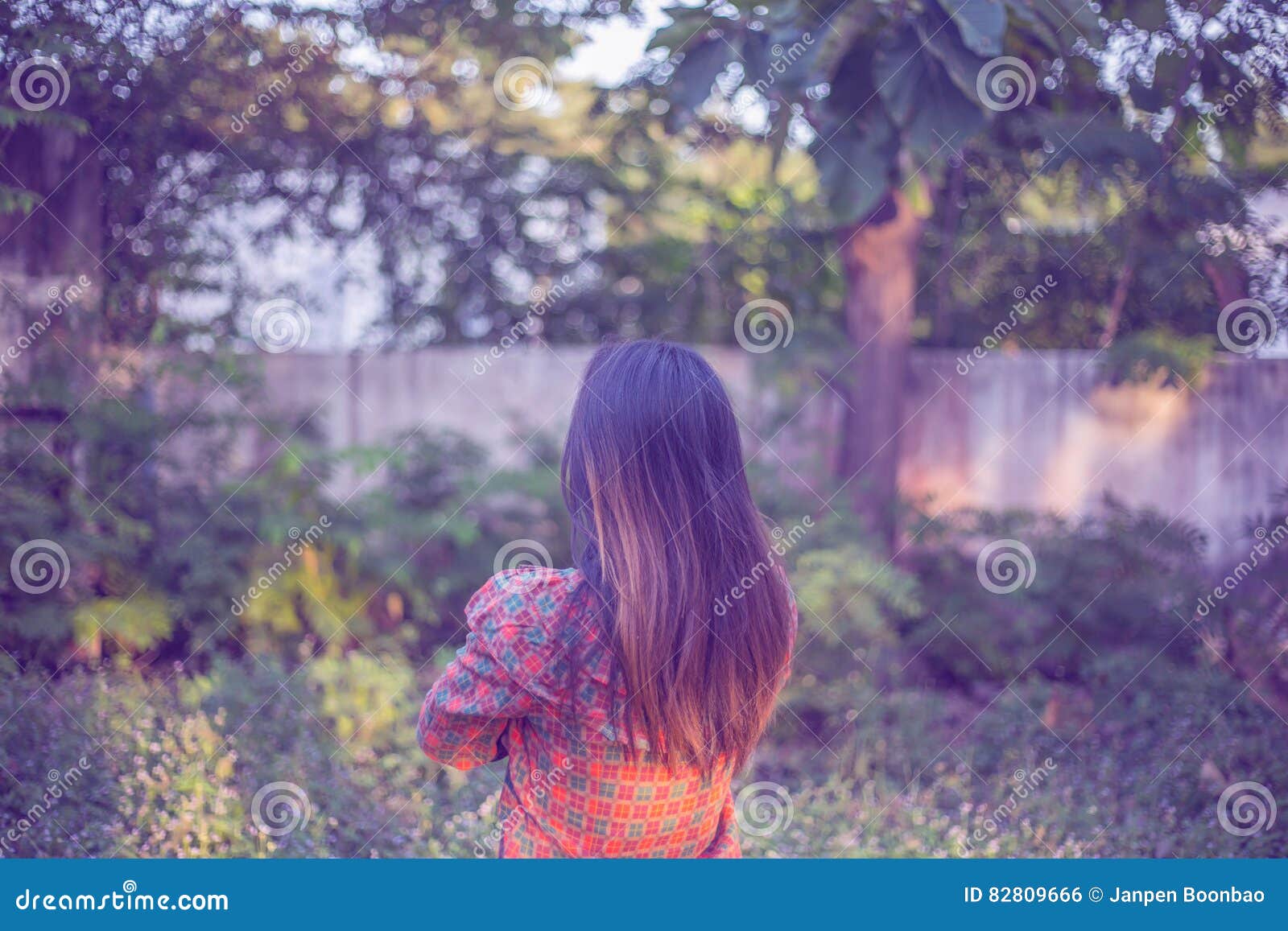 Solo Afligido De La Soledad Emocional Foto de archivo - Imagen de ...
