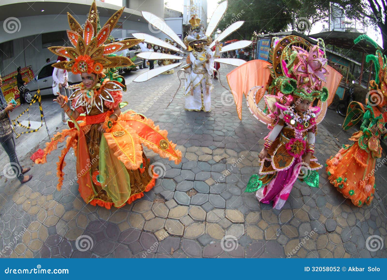 Solo batik carnival editorial photography. Image of school - 32058052