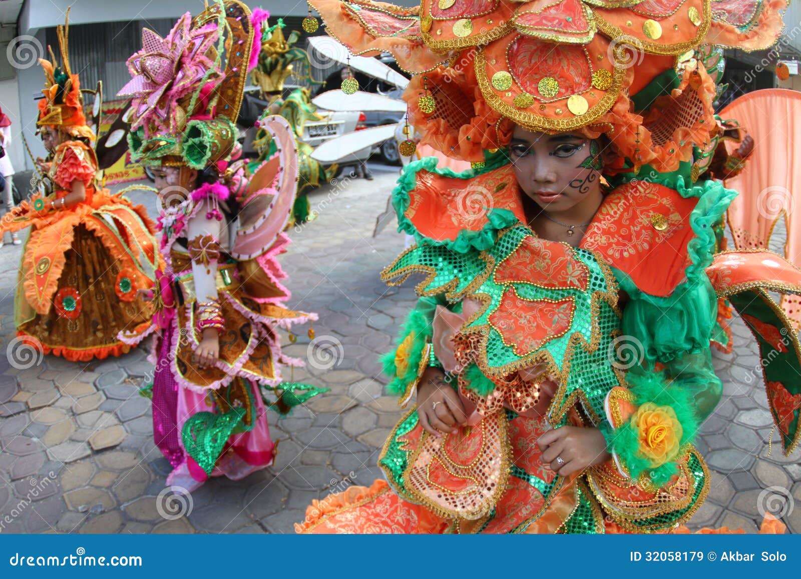 Solo batik carnival editorial stock image. Image of batik - 32058179