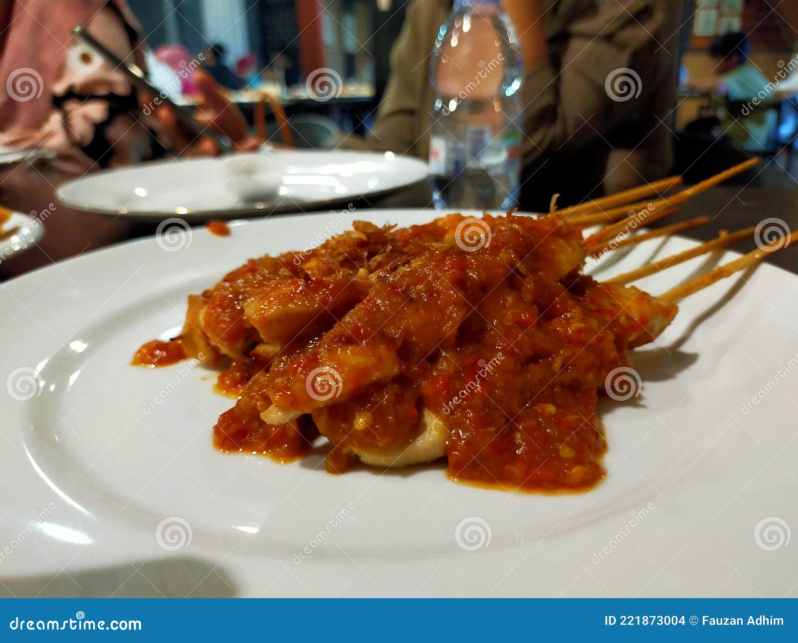 Solo sate foto de archivo. Imagen de carne, parrillada - 221873004