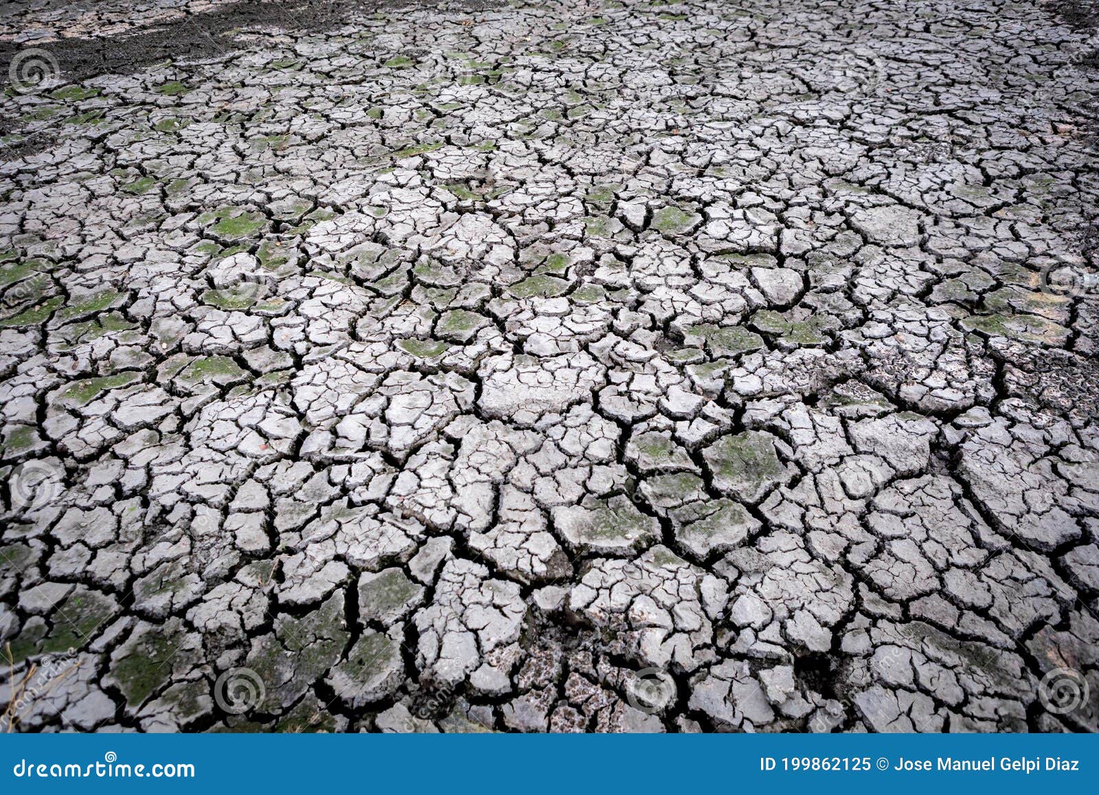 Solo seco castanho imagem de stock. Imagem de rachadura - 199862125