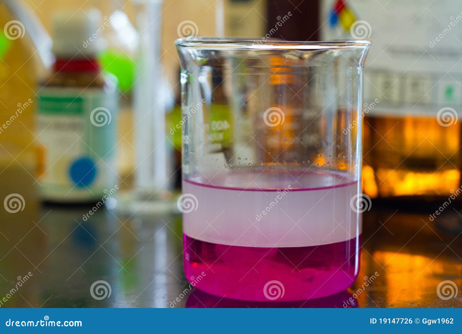 Solution chimique photo stock. Image du analyse, substance - 19147726