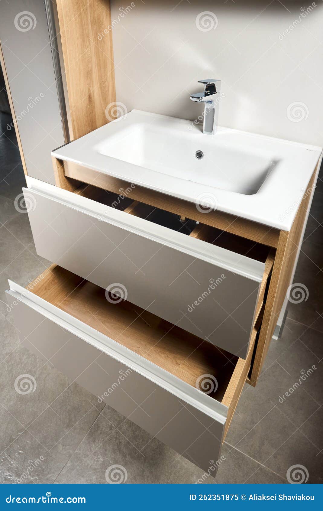 Solutions for Placing Things in Bathroom Horizontal Sliding Pull Out ...
