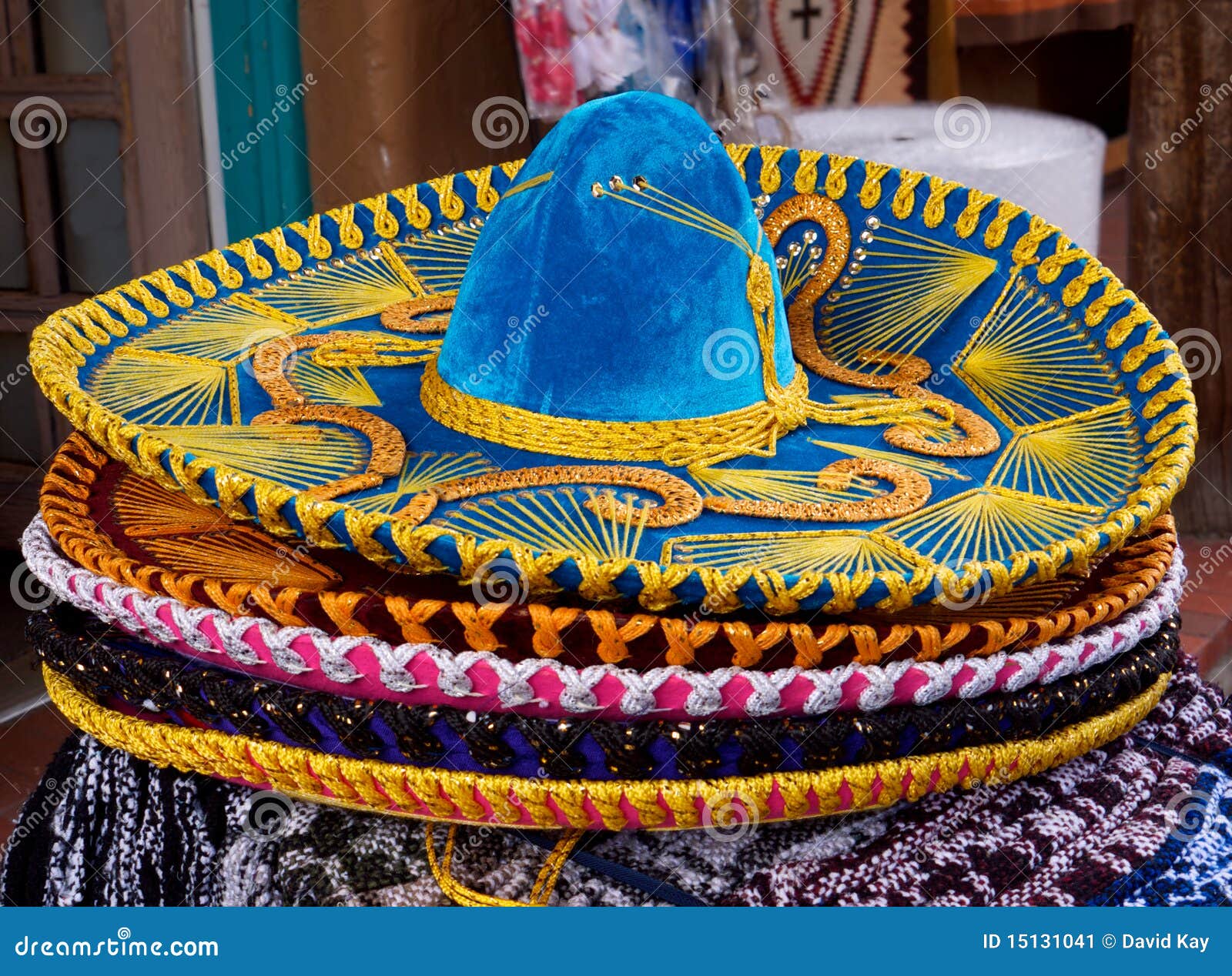 Sombrero messicano immagine stock. Immagine di mariachi - 15131041