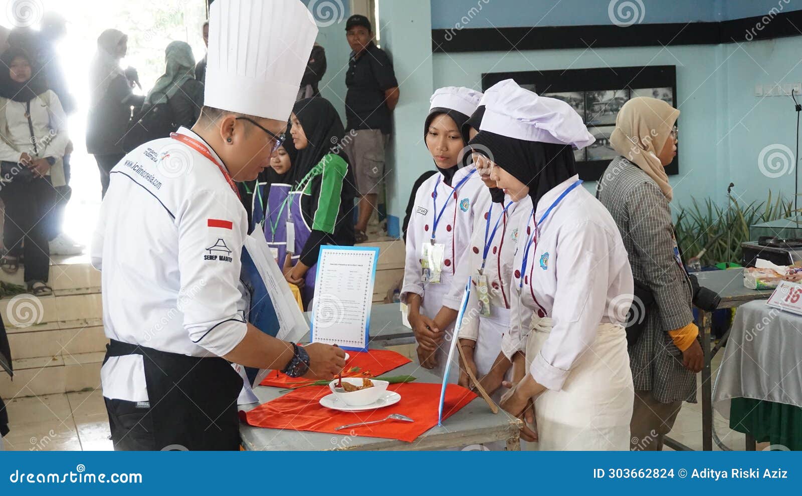Some Student Cook in the Class Editorial Stock Image - Image of class ...