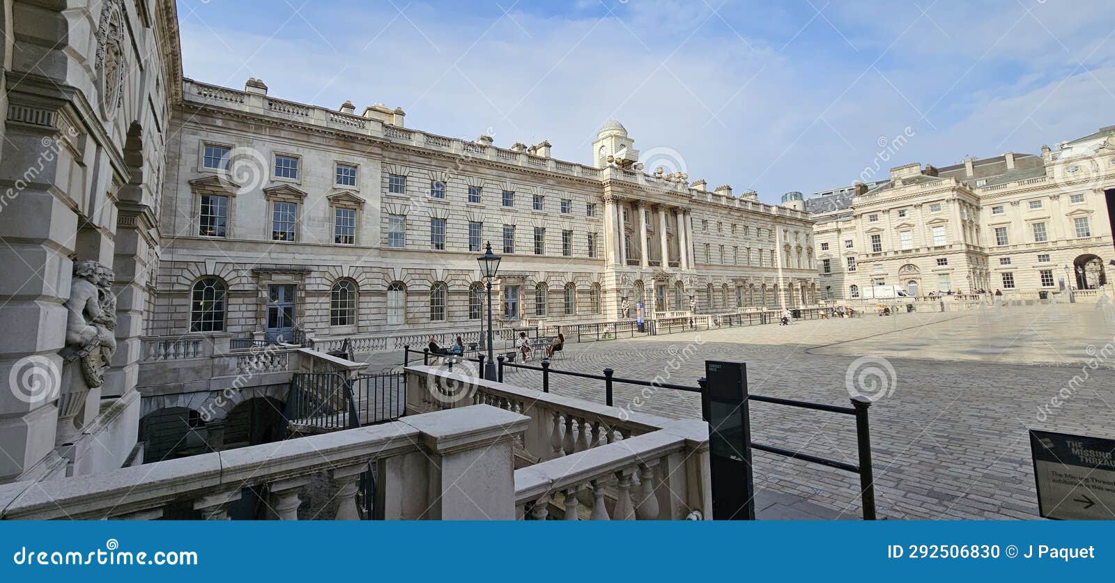 Somerset House Building on a Sunny Day Stock Photo - Image of sculpture ...