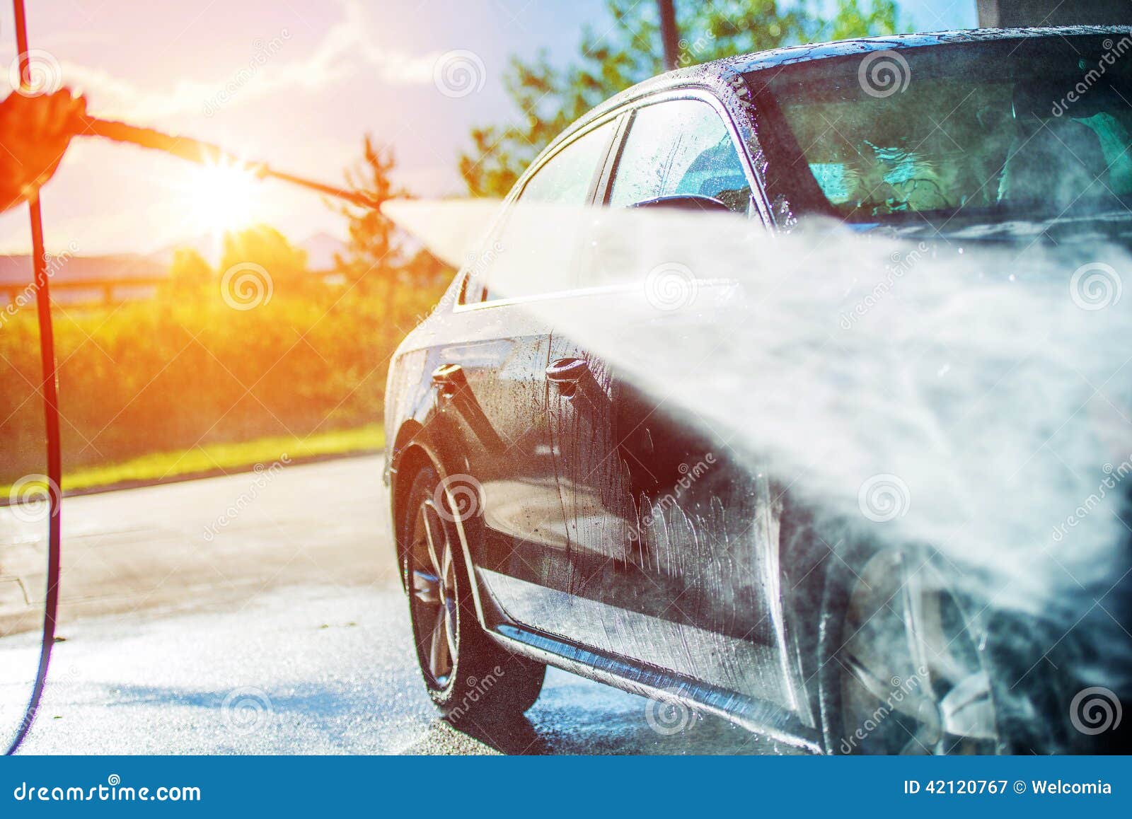 Sommer-Auto-Reinigung stockbild. Bild von hoch, legierung - 42120767