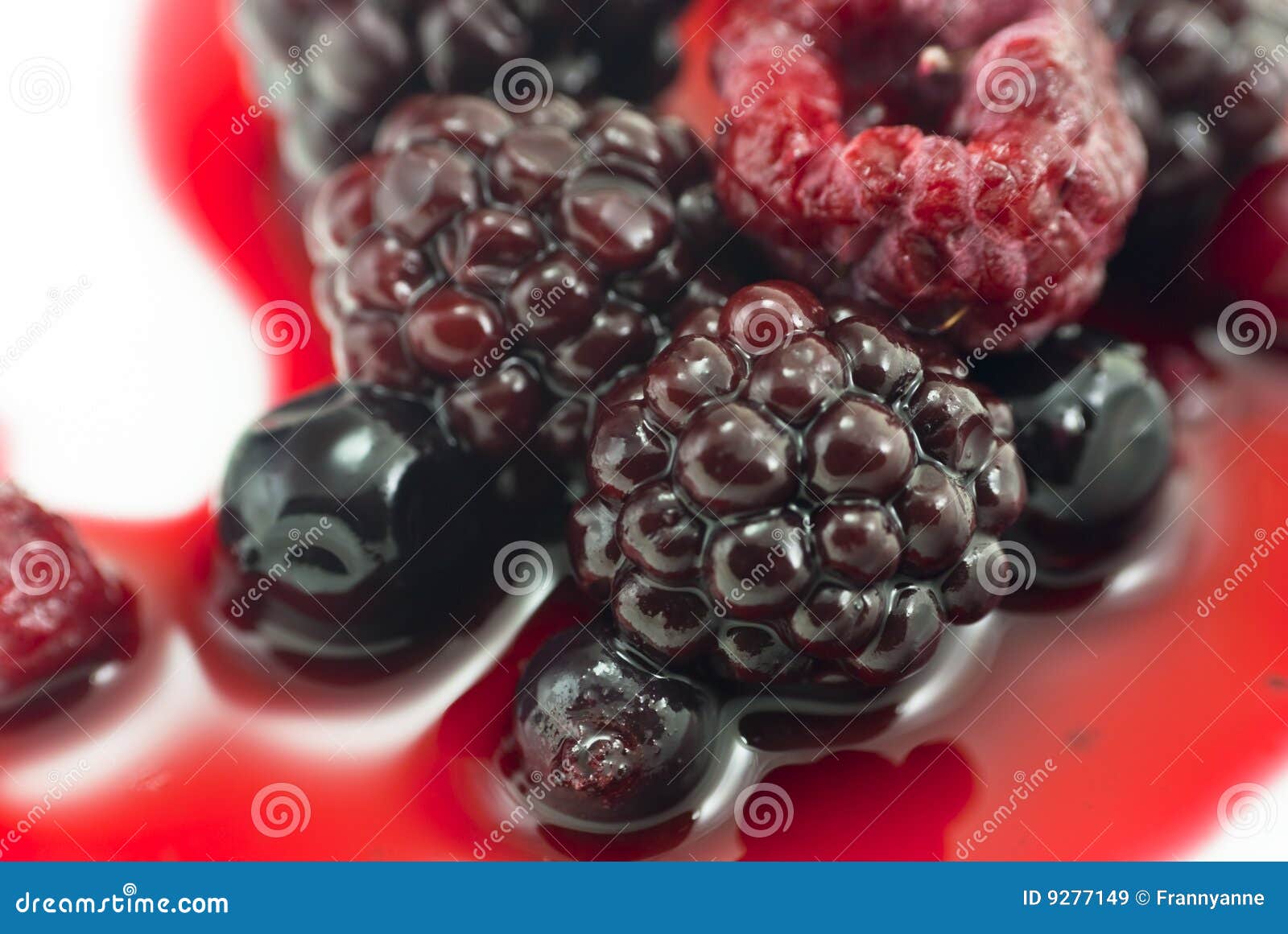 Sommer-Beerenobst-Nahaufnahme Stockbild - Bild von frucht, früchte: 9277149