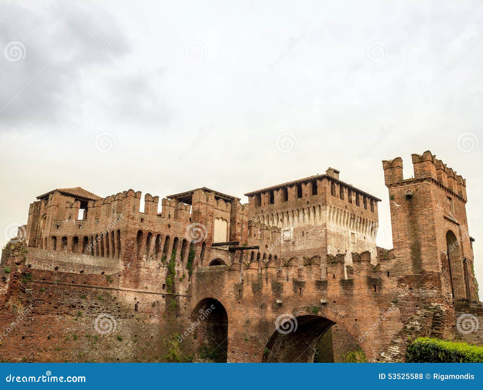 Soncino Medieval Castle View in Italy Stock Photo - Image of bricks ...