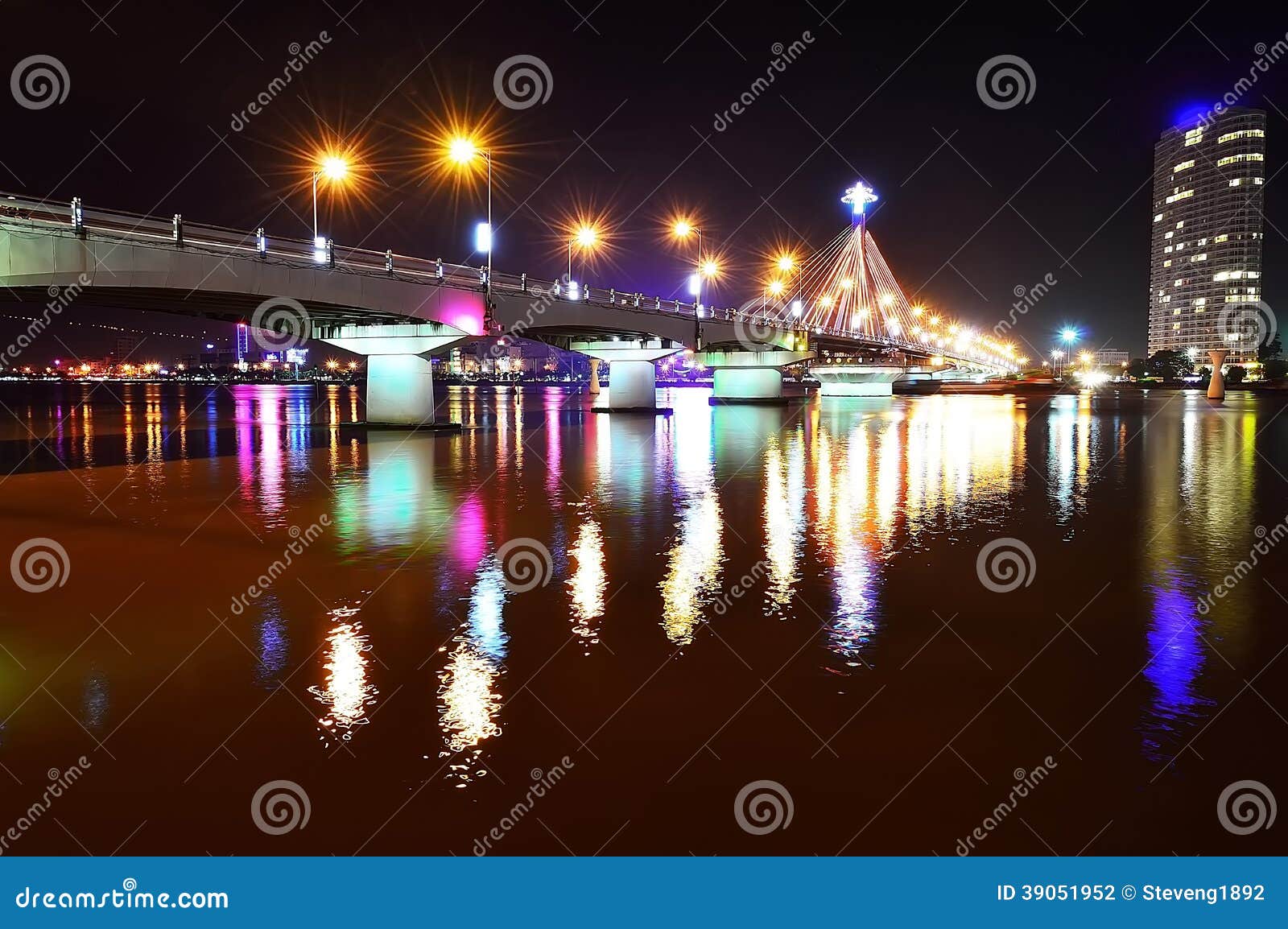 Song Han Bridge at Night in Danang Stock Photo - Image of high, bridge ...