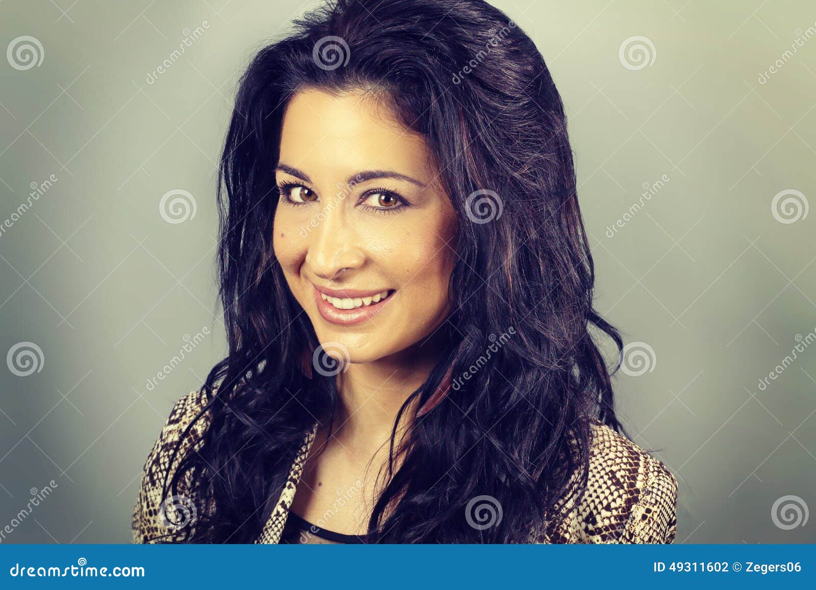 Sonrisa Morena Latina Hermosa Foto de archivo - Imagen de hermoso ...