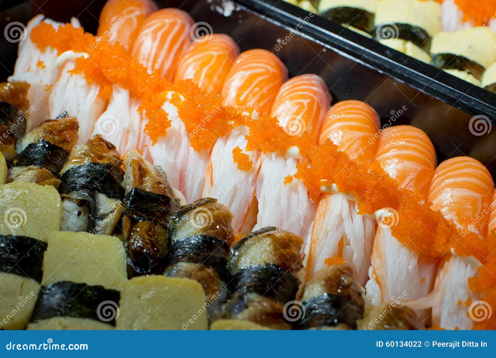 Soort sushi stock foto. Image of zeewier, zwart, albacore - 60134022