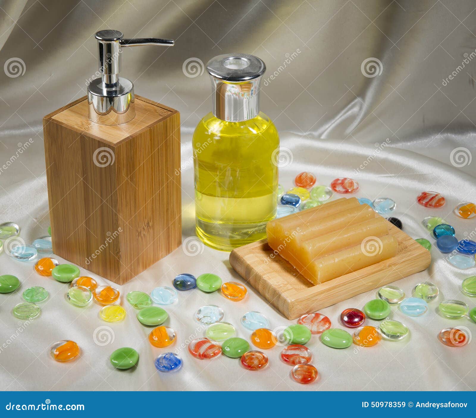 Soorten Zeep Op Zijdeachtergrond Stock Afbeelding - Image of hygiëne ...