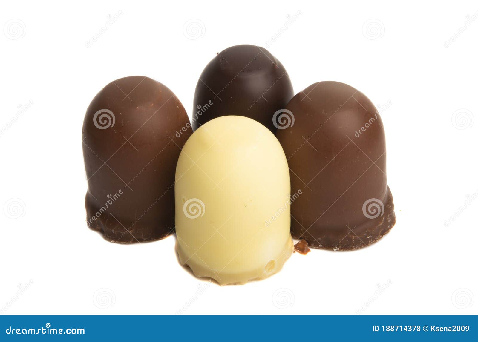 Sopa aislada en chocolate foto de archivo. Imagen de conjunto - 188714378