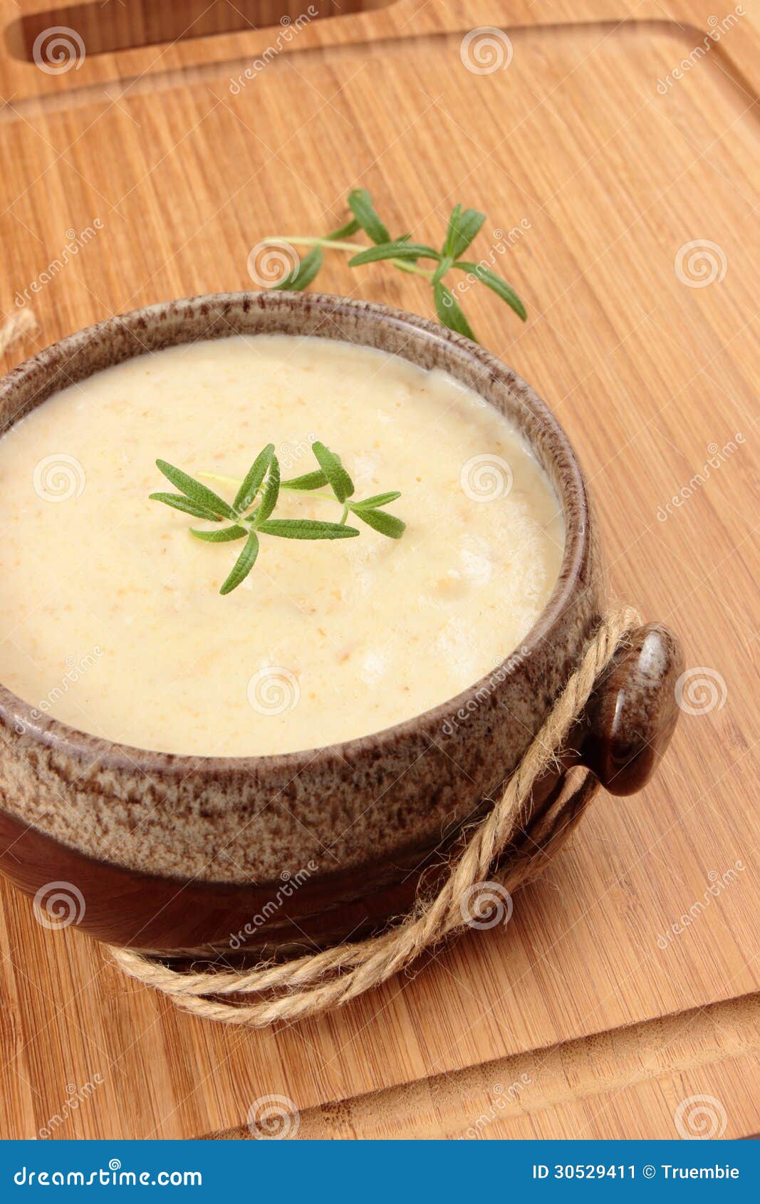 Sopa batida del pan imagen de archivo. Imagen de corte - 30529411