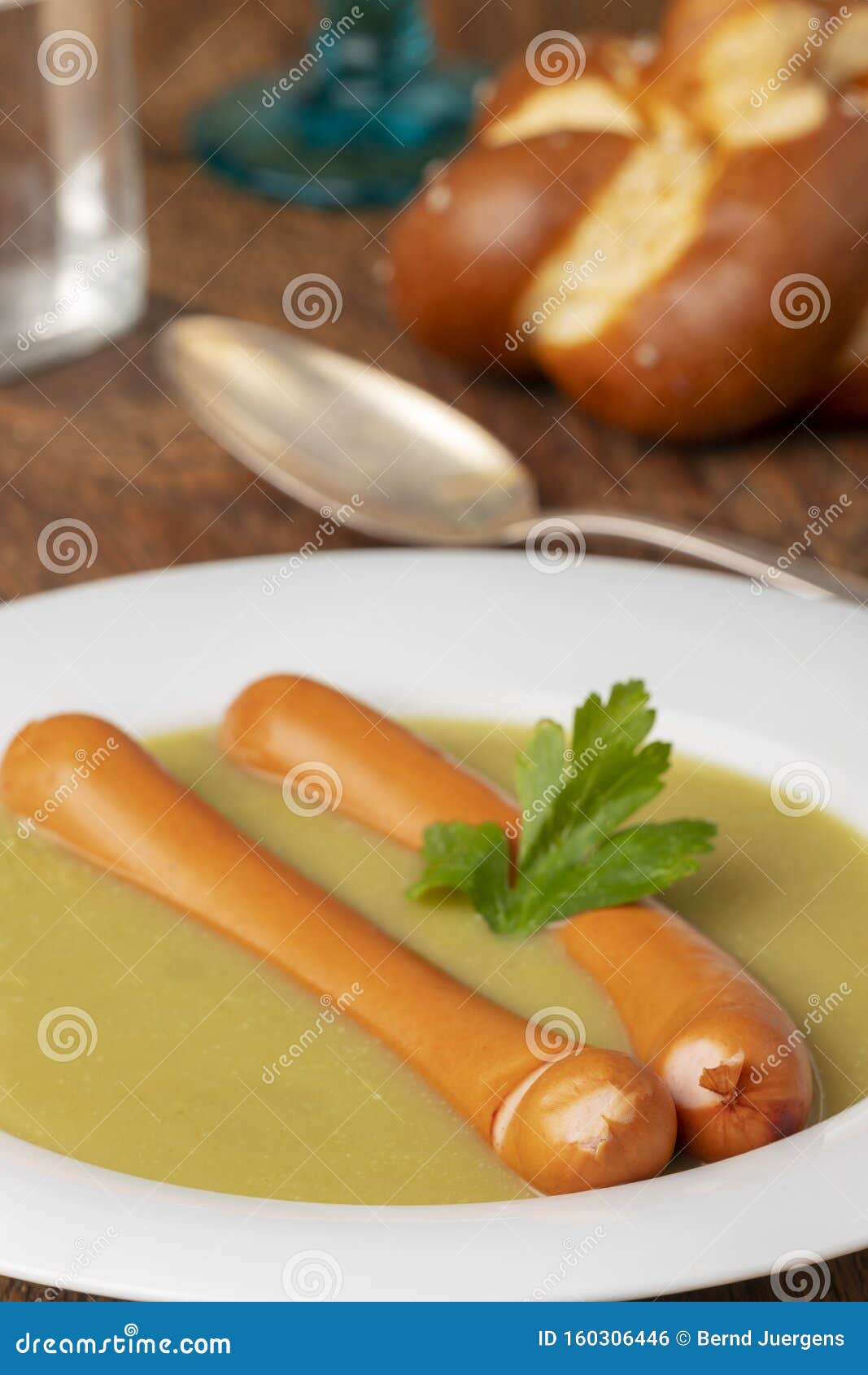 Sopa de arveja alemana foto de archivo. Imagen de tapa - 160306446