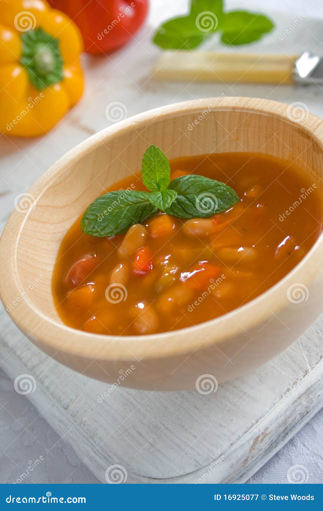 Sopa de habas mexicana imagen de archivo. Imagen de caliente - 16925077