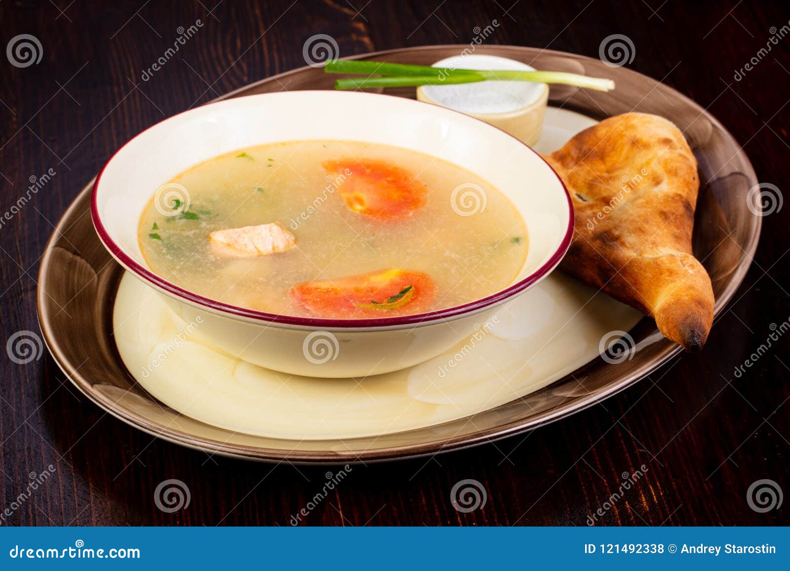 Sopa De Los Pescados Con Pan Foto de archivo - Imagen de salsa ...