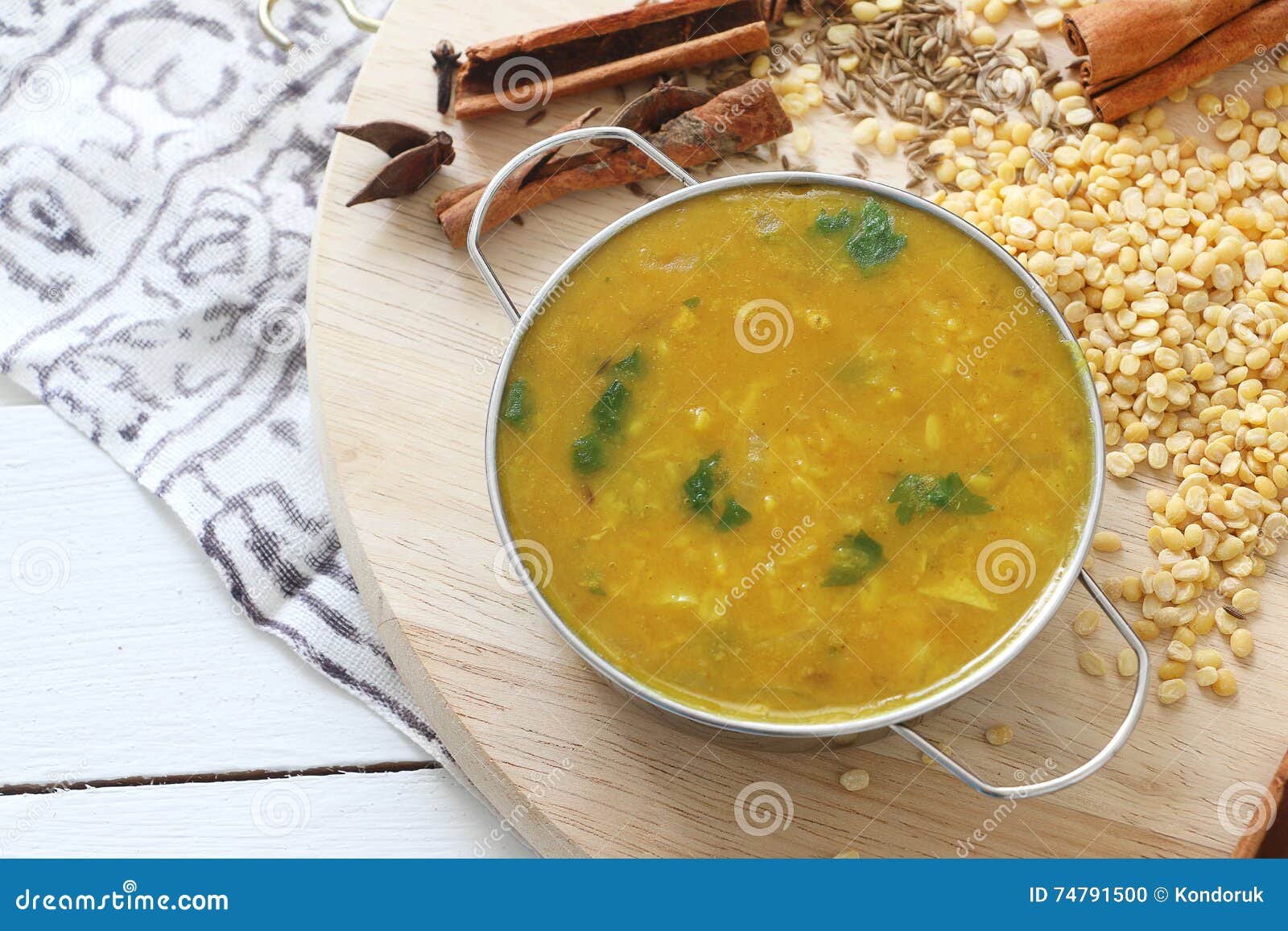 Sopa Del Dal Del Nepali - Sopa De Lenteja Foto de archivo - Imagen de ... Sopa Del Dal Del Nepali - Sopa De Lenteja Foto de archivo - Imagen de ...