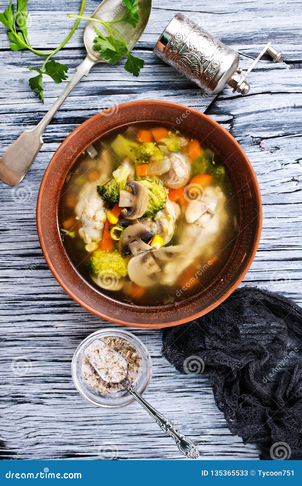 Sopa fresca imagen de archivo. Imagen de sopa, caliente - 135365533