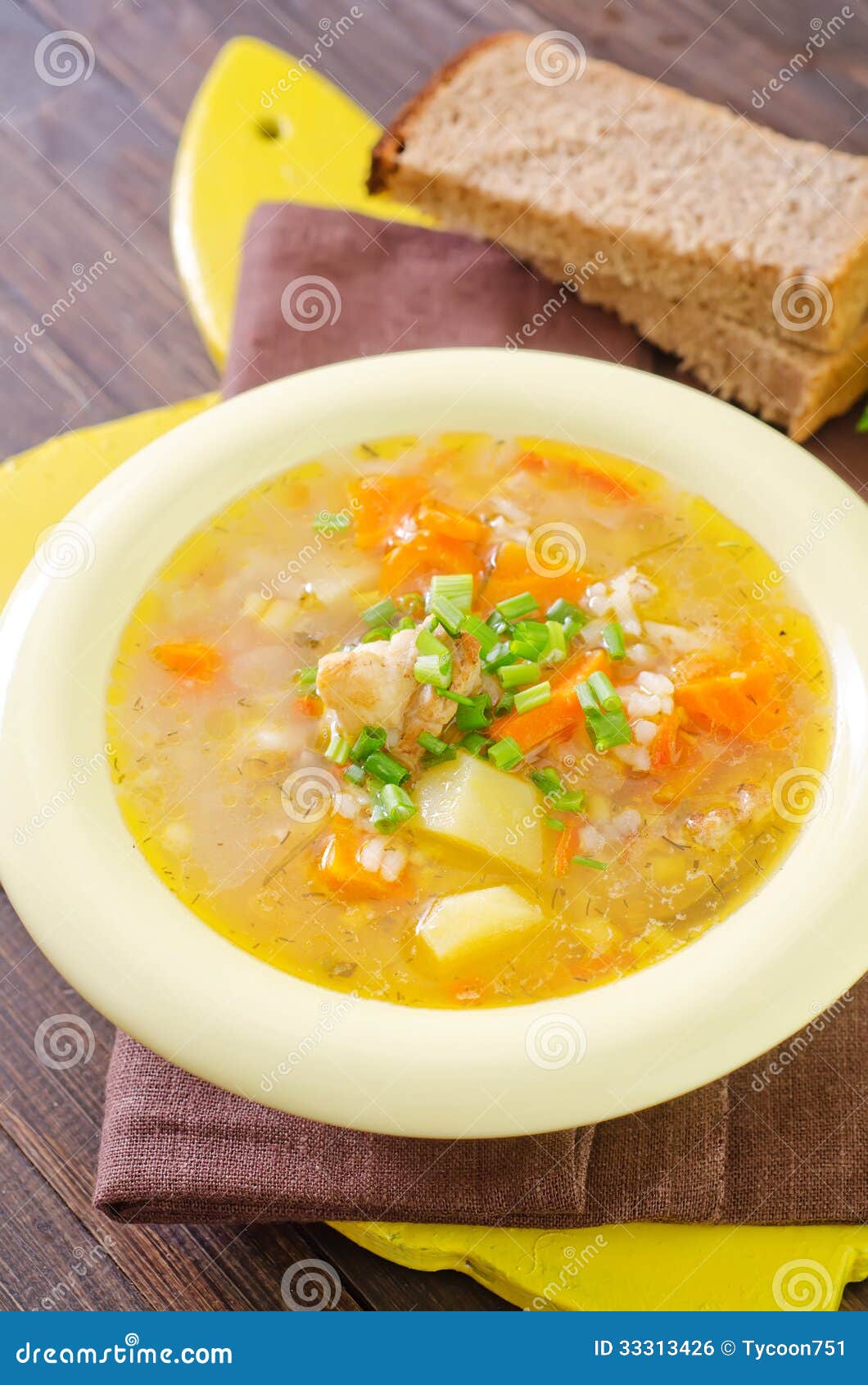 Sopa fresca foto de archivo. Imagen de hierba, especias - 33313426