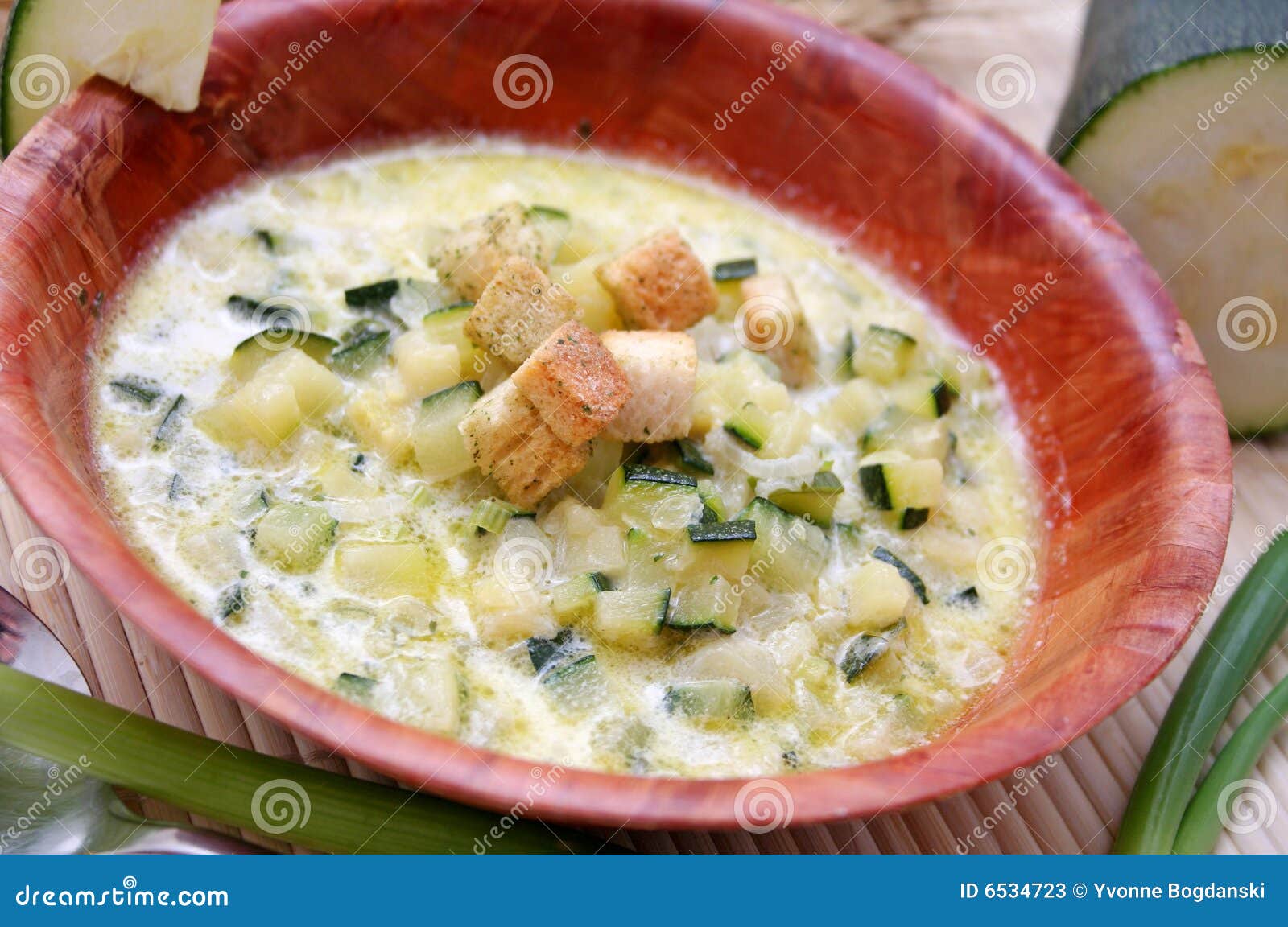 Sopa fresca imagen de archivo. Imagen de sano, almuerzo - 6534723